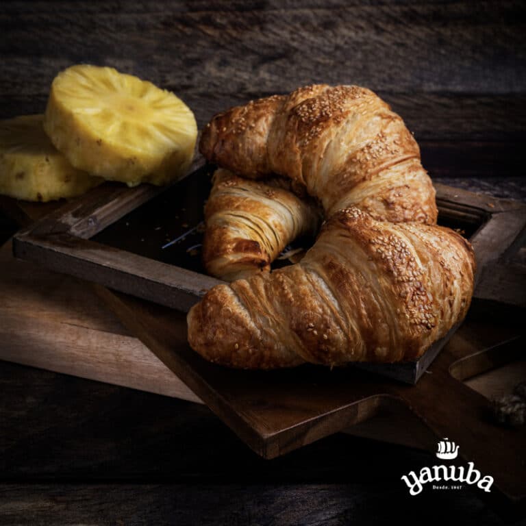 Croissant De Piña Y Queso Hojaldres Artesanales Yanuba