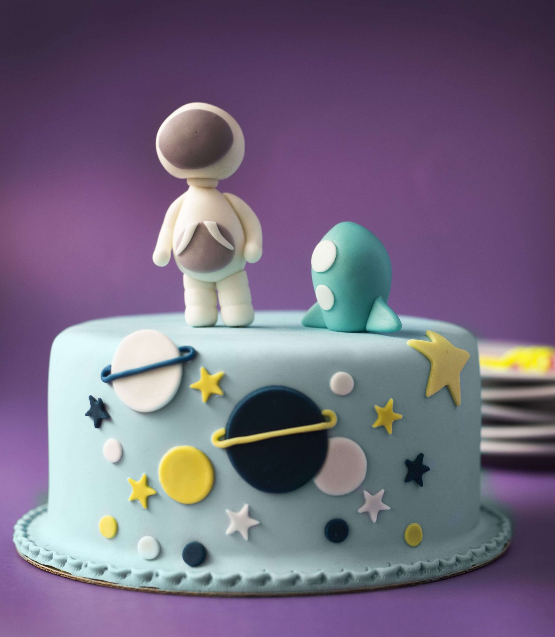 Ponqué Negro Pastillaje - Pastelería Yanuba