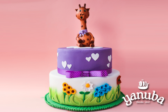 Ponque Negro Pastillaje - Pastelería Yanuba