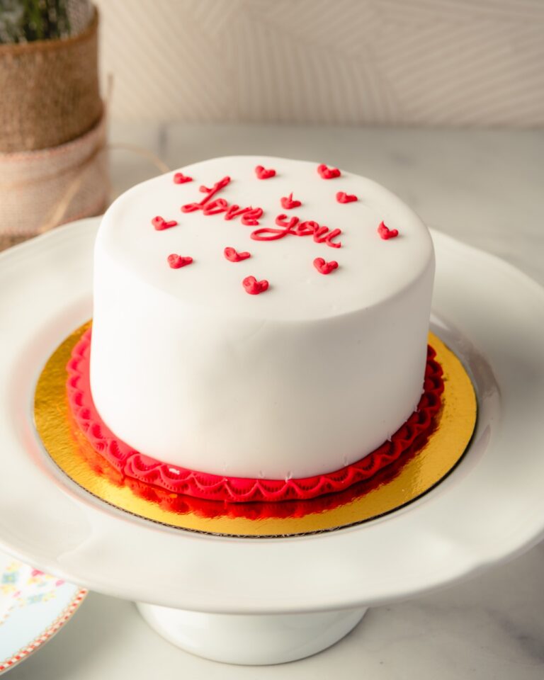 Ponqué vainilla con relleno de chocolate - Pastelería Yanuba