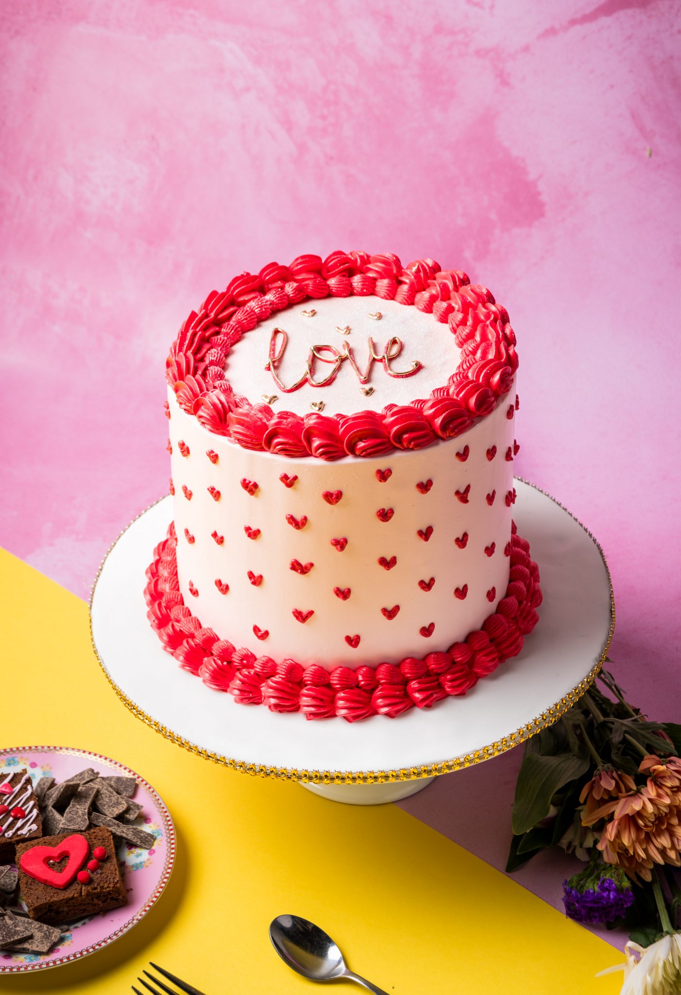 Ponqué pastillaje de amapola con relleno de frutos amarillos ...